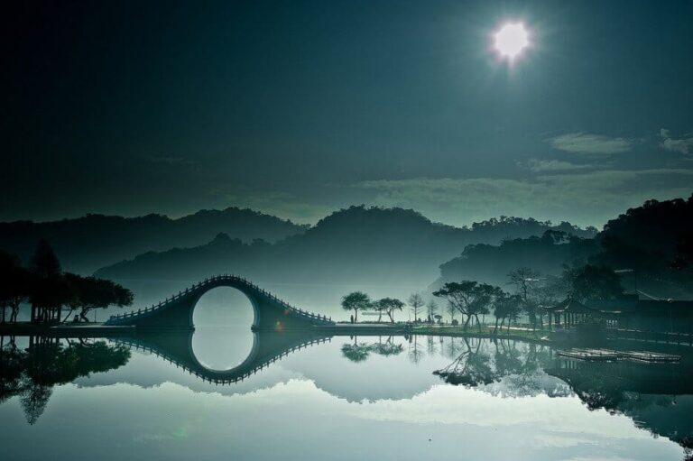 30 ponts fantastiques, des chefs-d'œuvre architecturaux