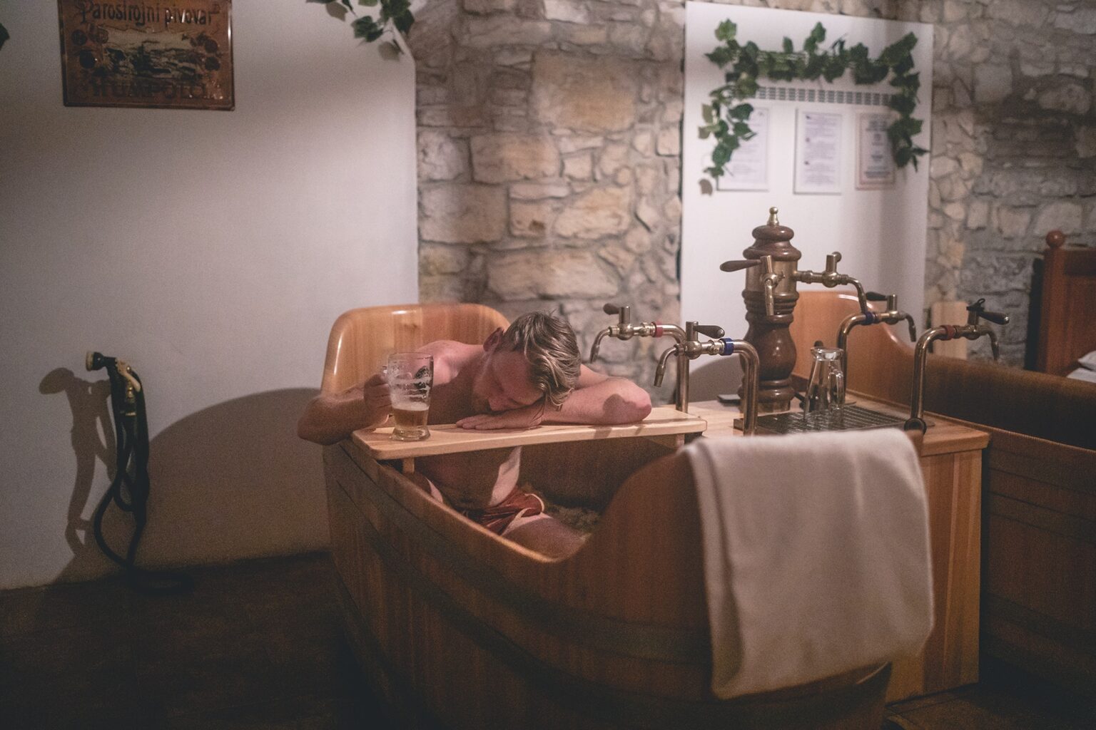 Et si vous preniez un bain de bière à Prague au Beer Spa
