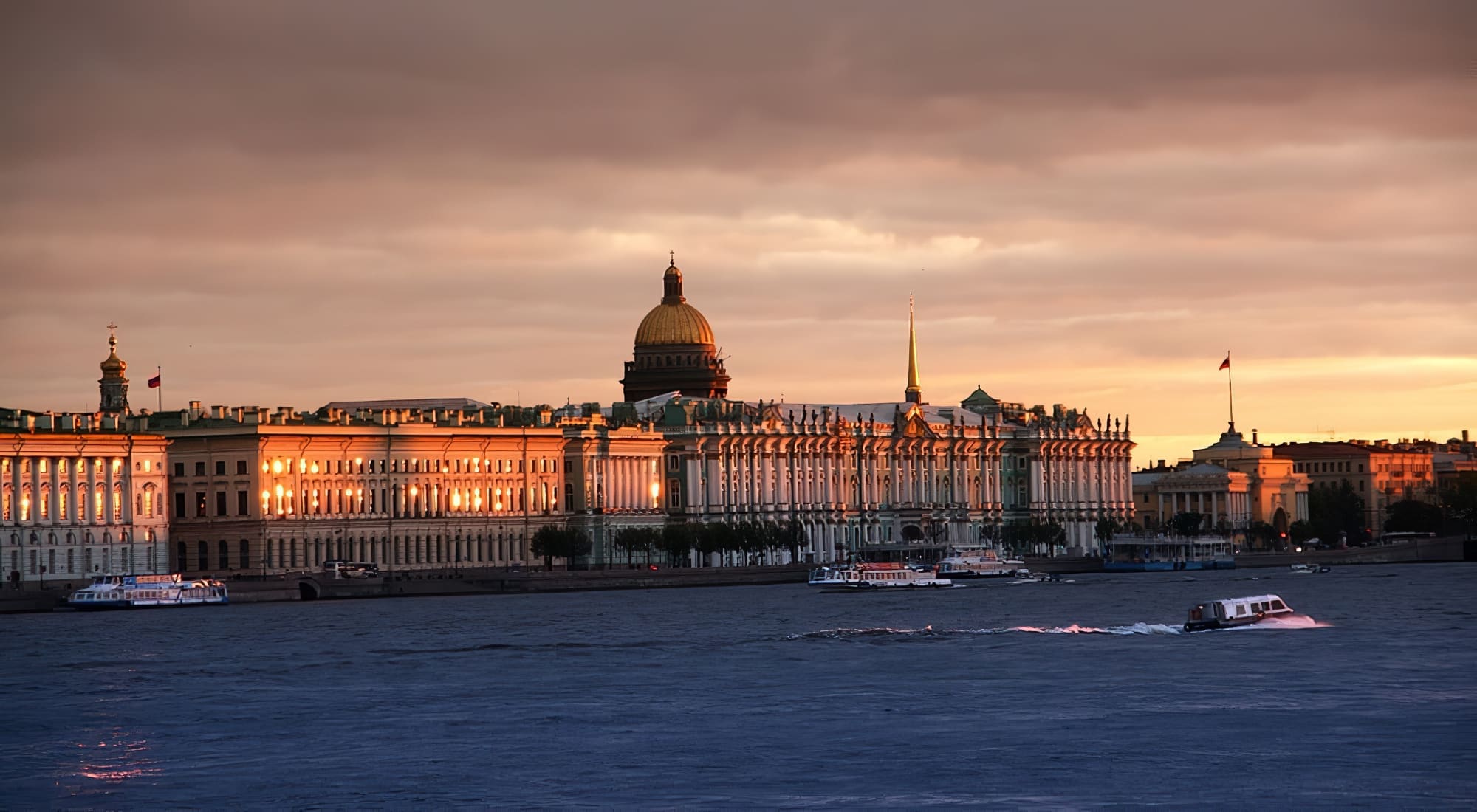 Visiter Saint-Pétersbourg : les 13 choses incontournables à faire