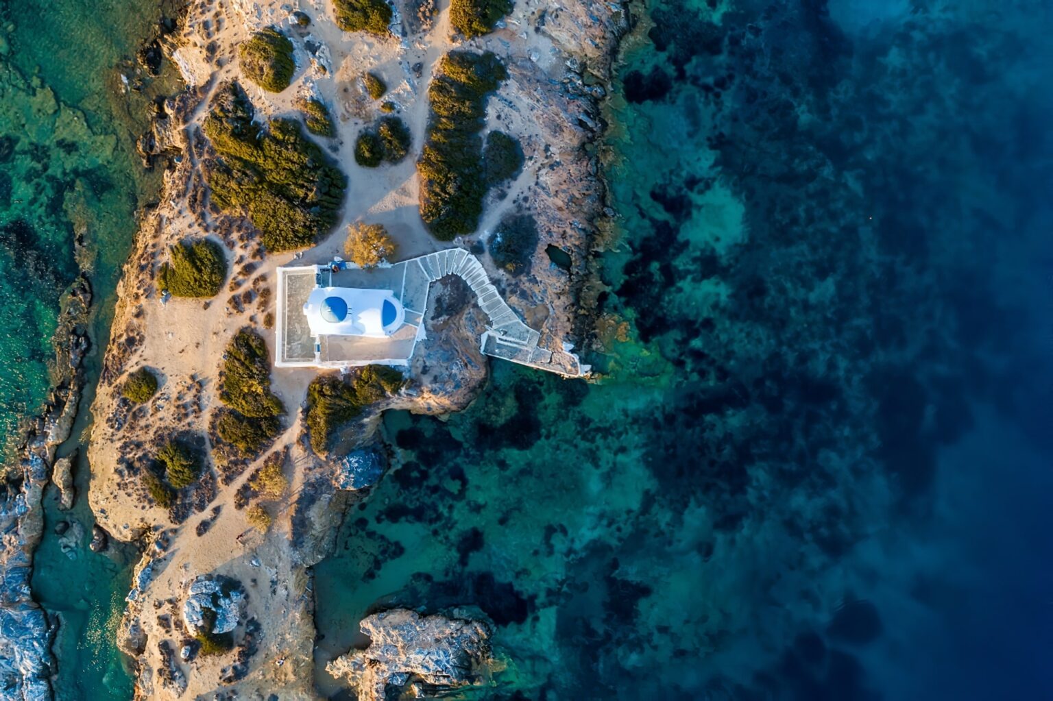 Comment aller à Milos depuis Athènes en ferry