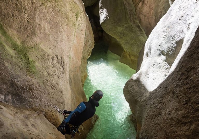 10 endroits où faire du canyoning dans les Pyrénées