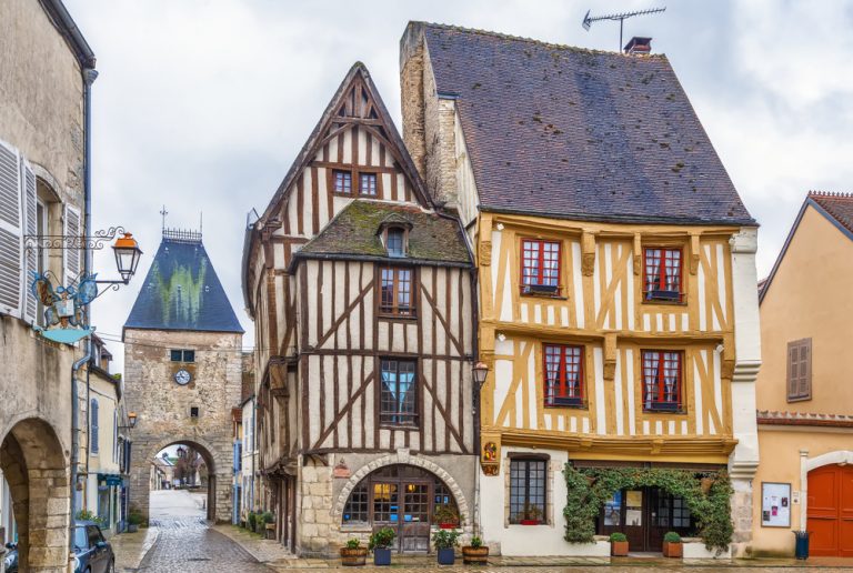 Les 14 plus beaux villages de Bourgogne Franche-Comté