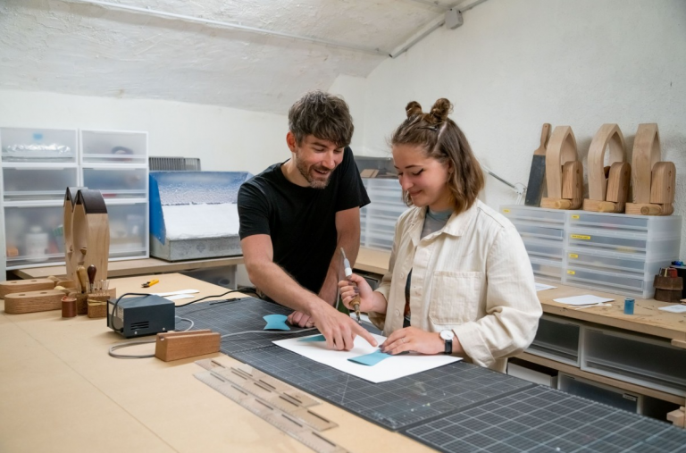 8 ateliers où apprendre la maroquinerie à Paris