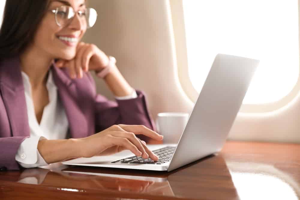 Vol long courrier : nos 10 astuces pour un vol agréable Vol long courrier : nos 10 astuces pour un vol agréable