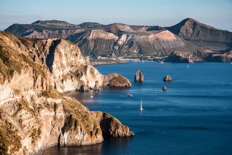 Visiter Vulcano dans les îles Éoliennes, la magie des volcans