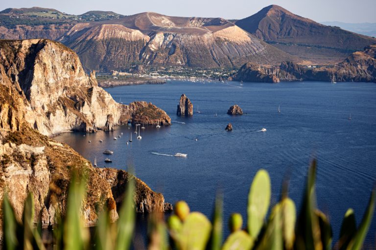 Visiter Vulcano dans les îles Éoliennes, la magie des volcans