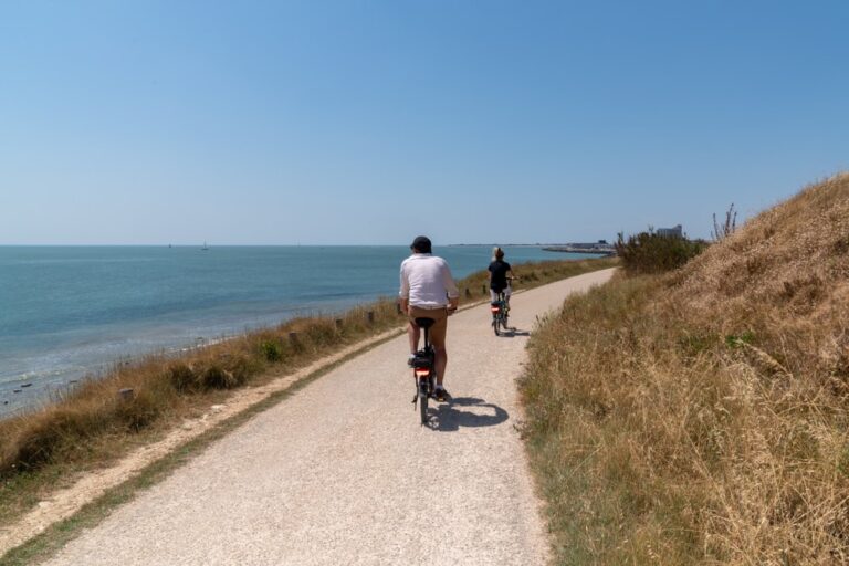 Les 8 plus grandes pistes cyclables de France à découvrir cet été