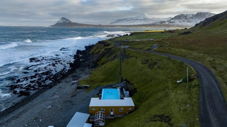 9 sources d'eau chaude en Islande pour se sentir seul au monde