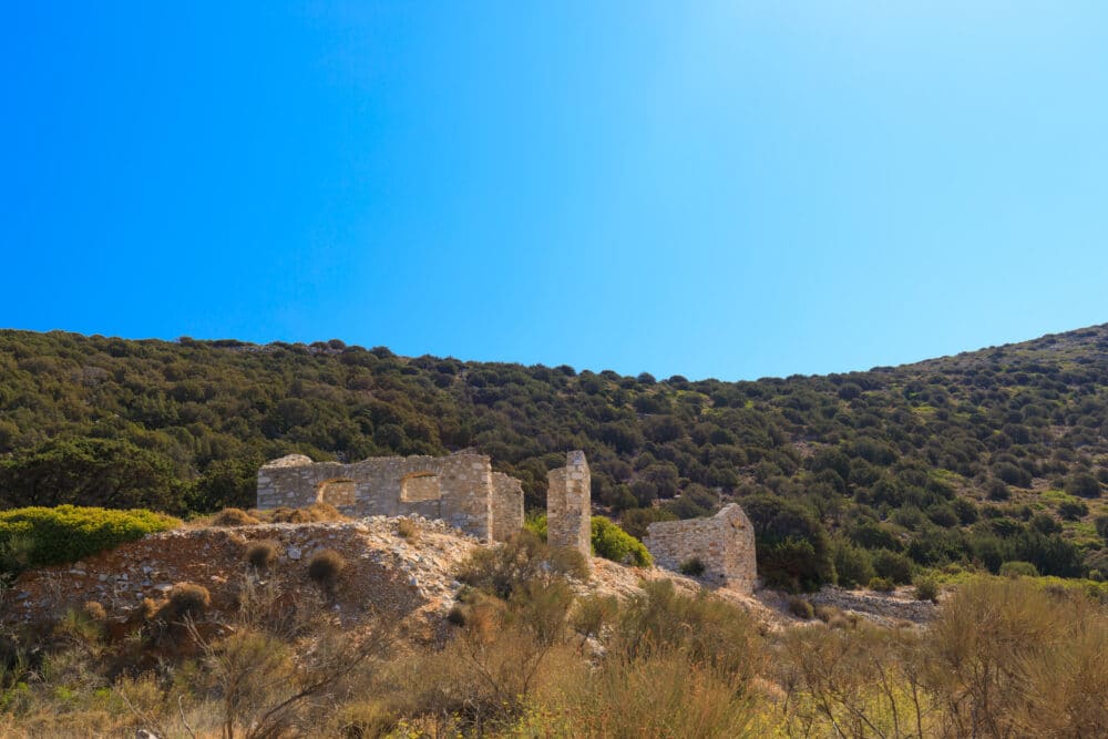 5 itinéraires pour voyager au cœur de la mythologie des Cyclades