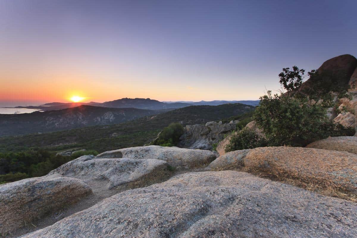 Les 9 plus beaux spots pour admirer le coucher du soleil en Corse