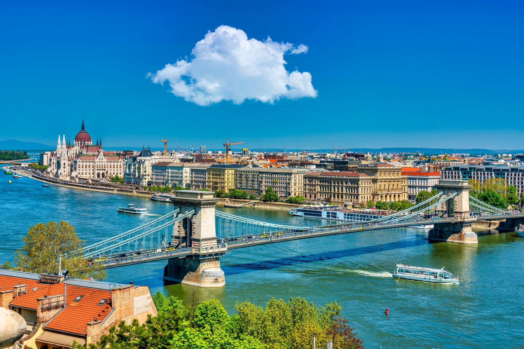 Buda et Pest : les deux visages de Budapest le long du Danube