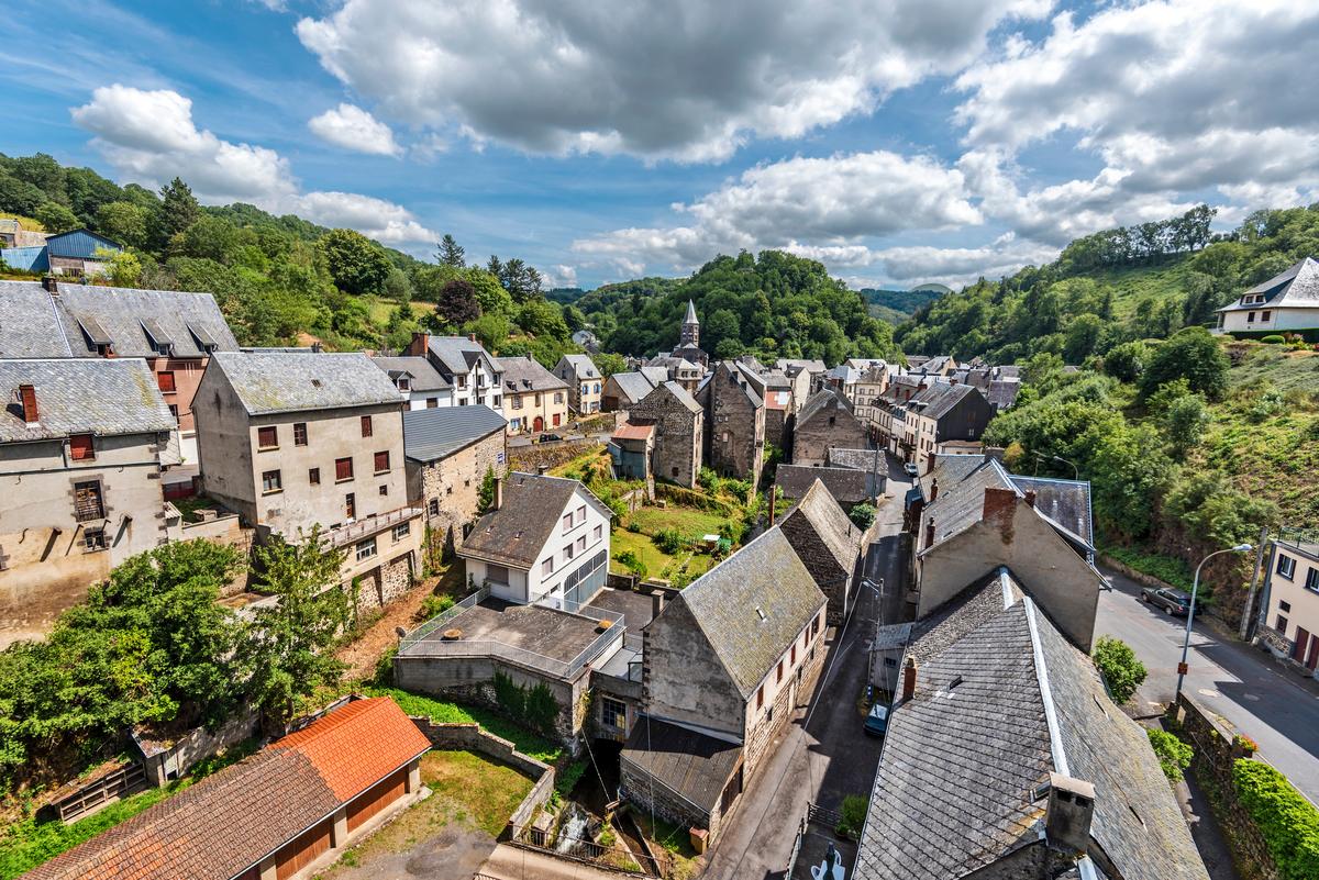 Les 9 villages pittoresques à découvrir au cœur des volcans d’Auvergne