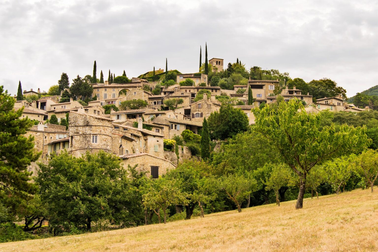 13 villages médiévaux à visiter en Auvergne Rhône-Alpes