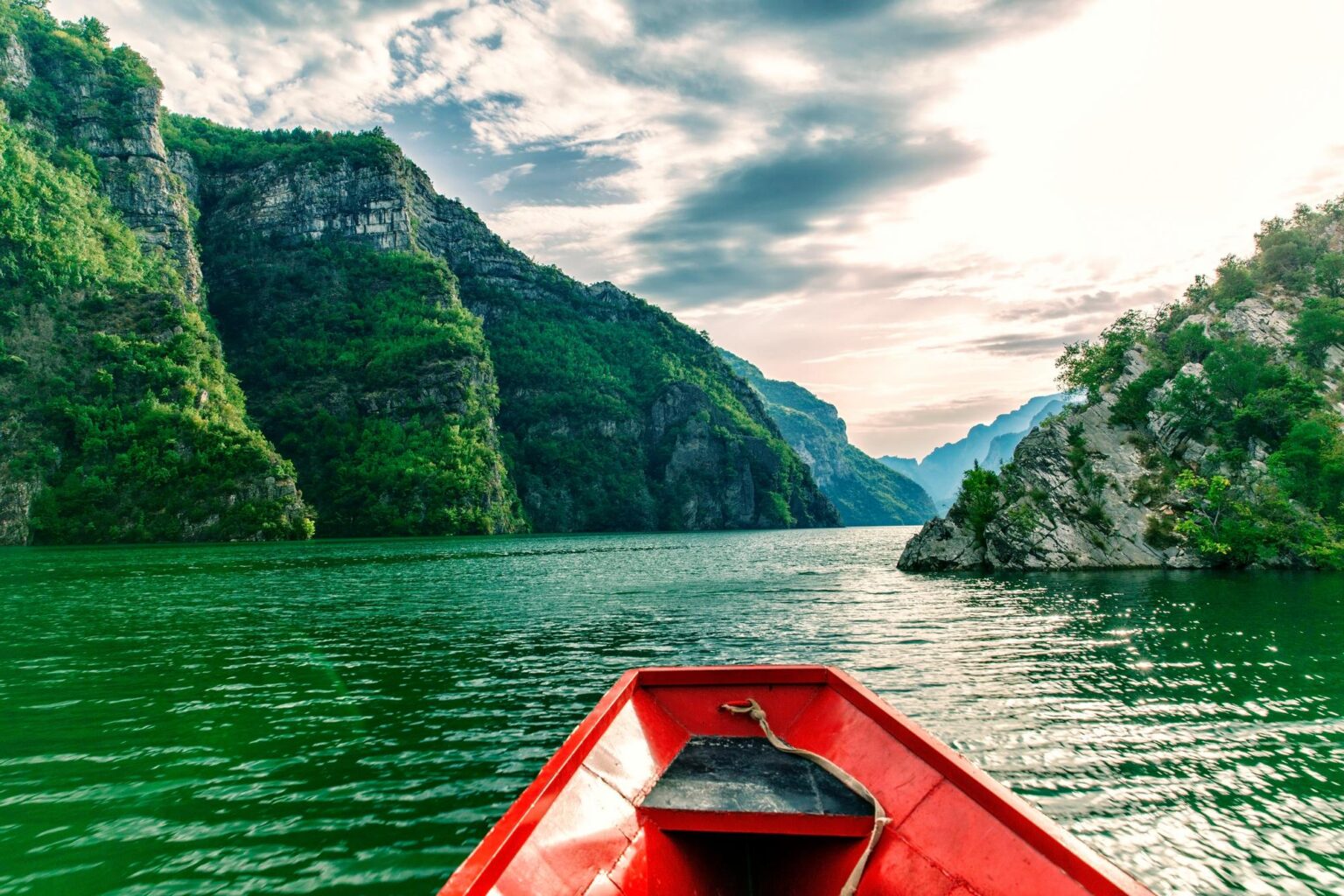 Les 9 plus beaux lacs d'Albanie