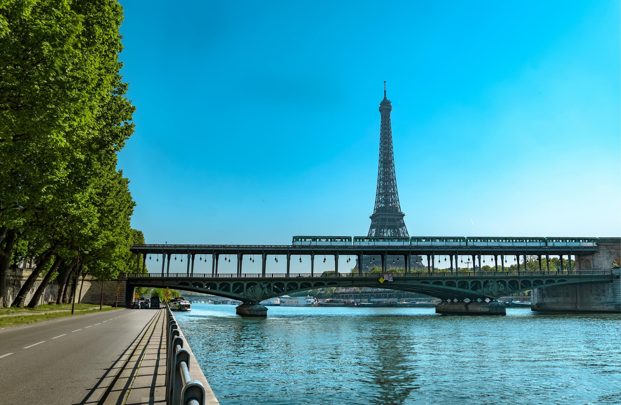 Les 9 ponts emblématiques de Paris à traverser à pied