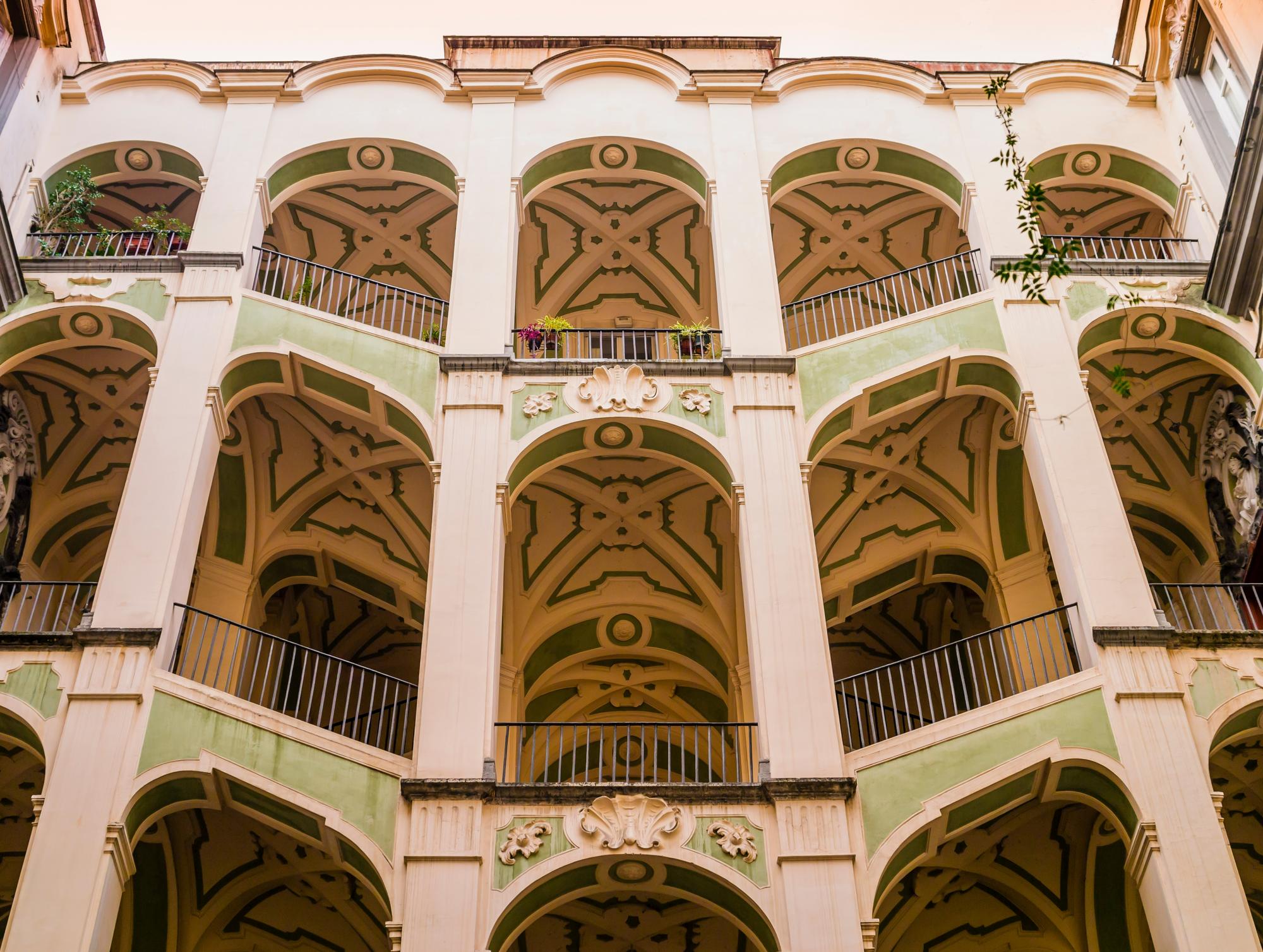 Les 8 palais et châteaux emblématiques de Naples